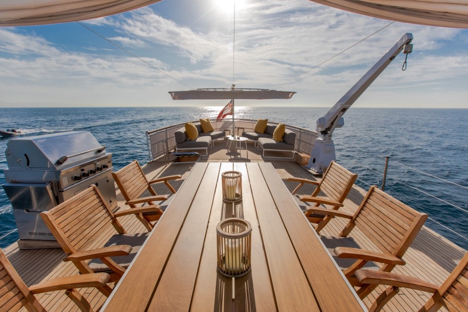 Yacht FAIRMILE, Berwick 1962 | CHARTERWORLD Luxury Superyacht Charters